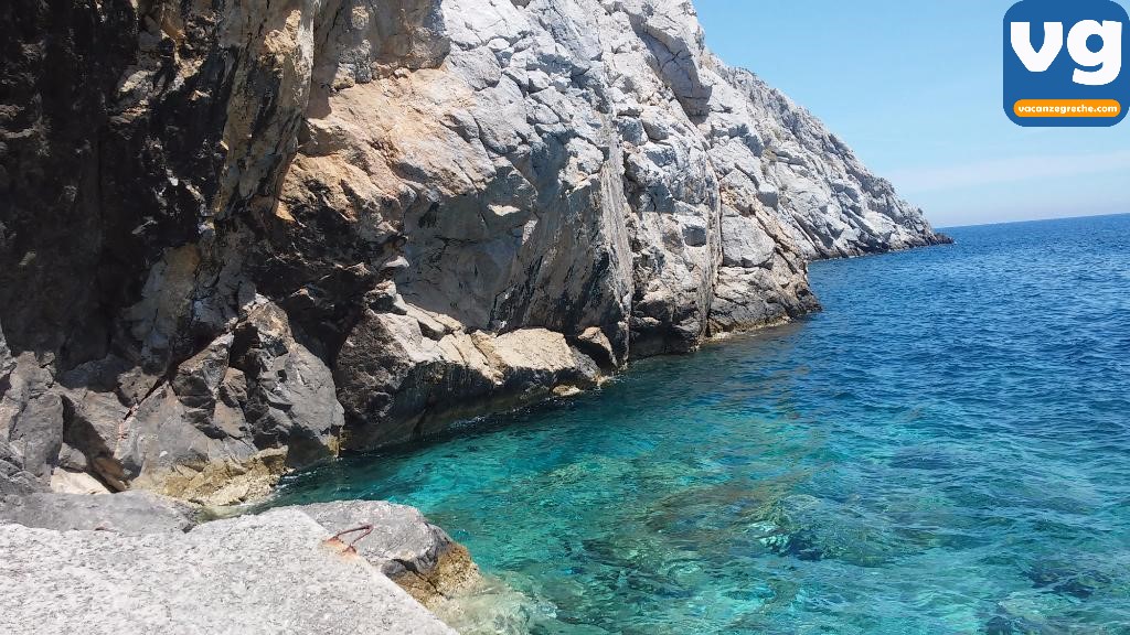 Spiaggia di Perissa (Santorini) - VacanzeGreche